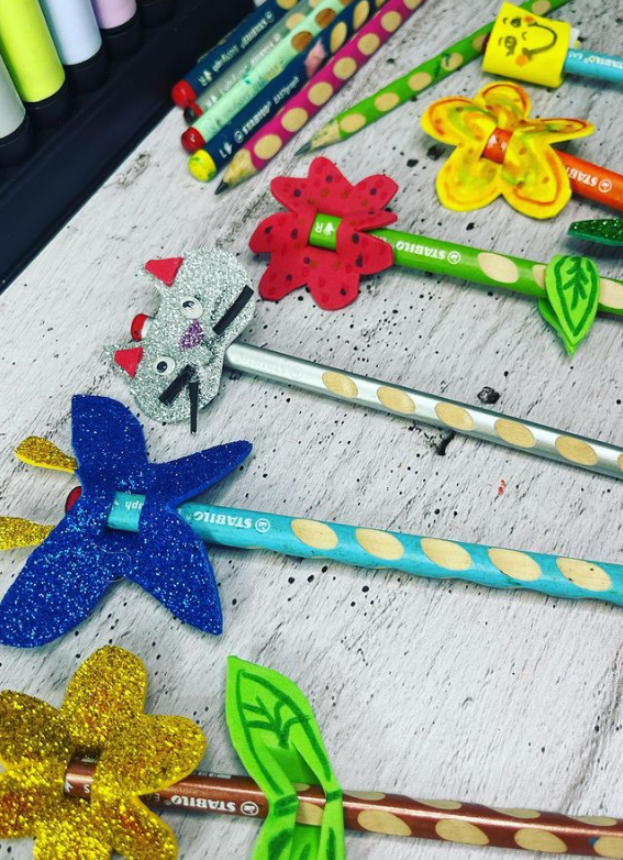 DIY: Φτιάχνουμε τα πιο υπέροχα διακοσμητικά για τα μολύβια μας! | Boom